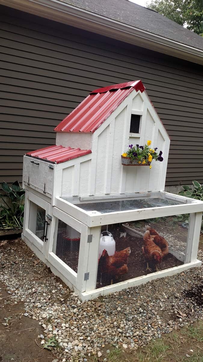 Best 21 Portable Chicken Coops & Tractors (Free Plans, Designs)